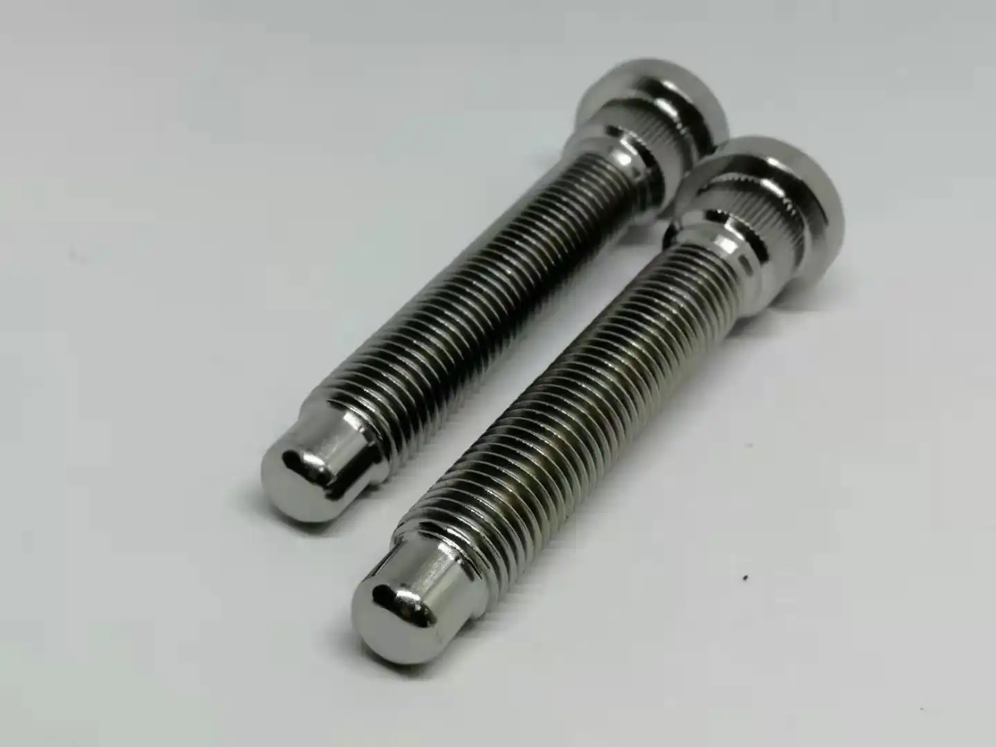 How to ensure the dimensional accuracy and surface finish of titanium ...